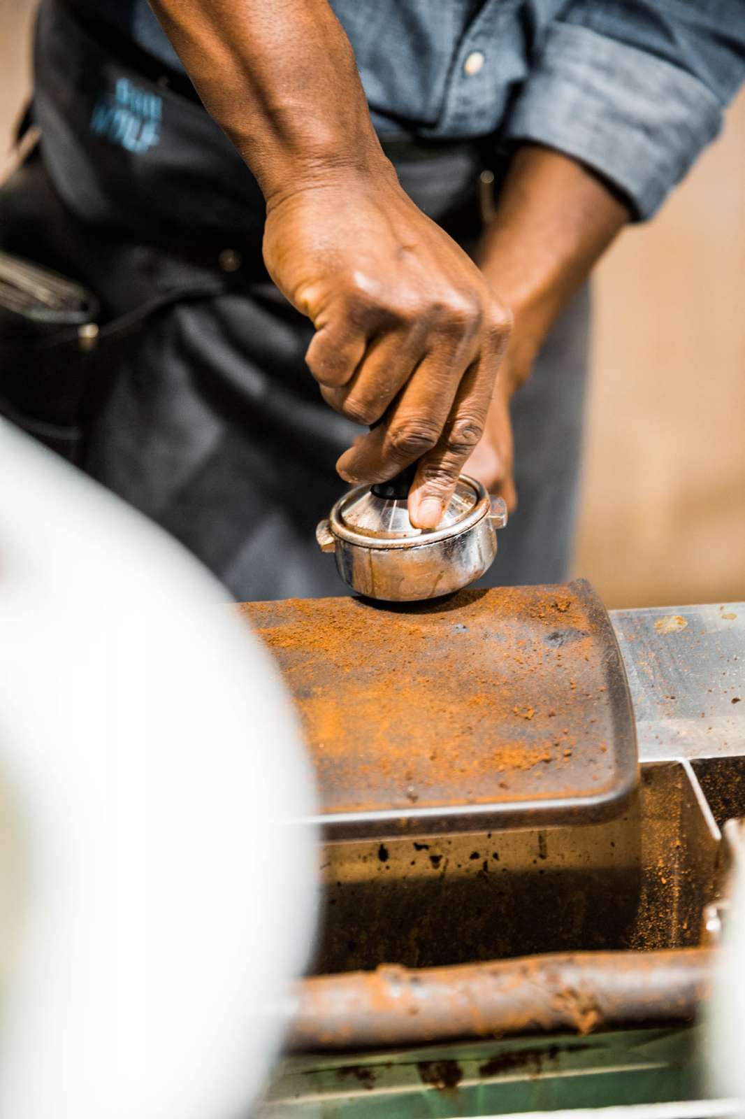 Espressobohnen online kaufen » Ehrlich! frisch geröstet | RAUWOLF