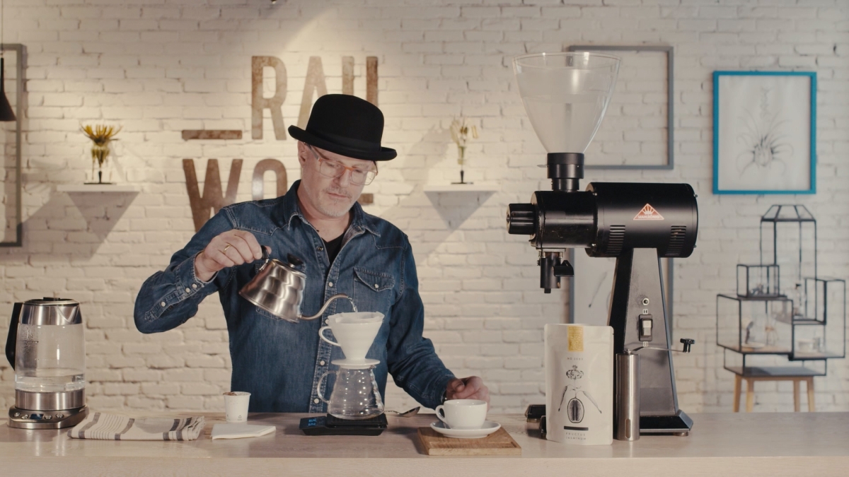 Kaffee mit dem Handfilter richtig zubereiten | RAUWOLF